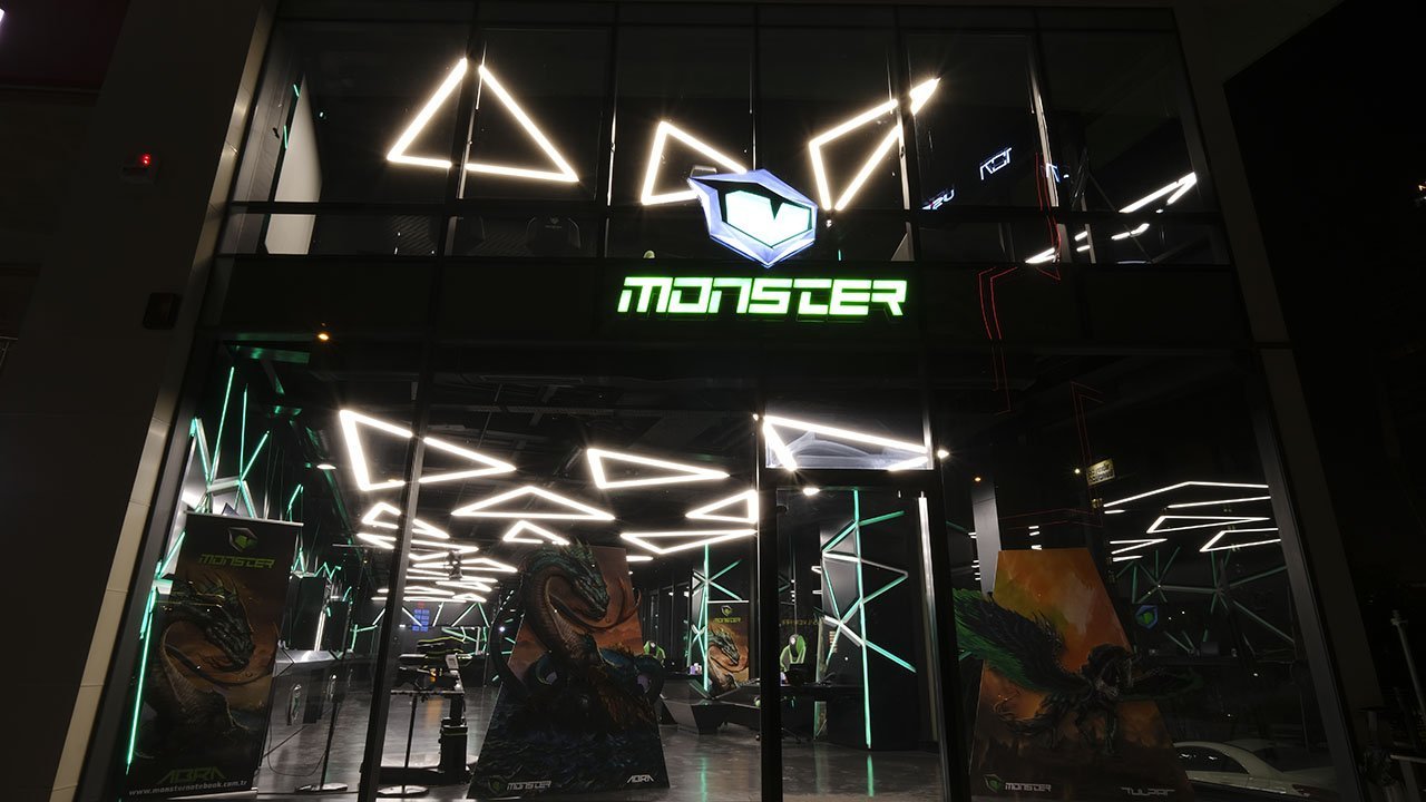 Monster, Corona Virüsü Nedeniyle Mağazalarını Geçici Süreyle Kapatma ...