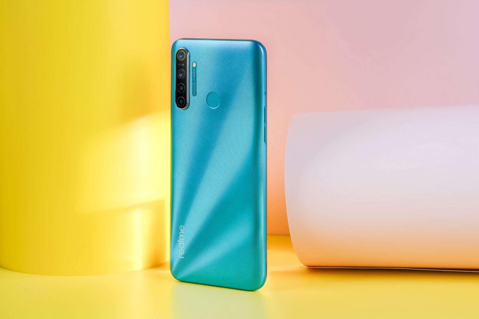 realme 5i, Pil Performansıyla Öne Çıkıyor - Technopat